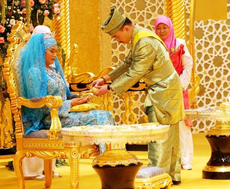 __COUNT__ Princess Hajah Majeedah Nuurul Bulqiah and Khairul Khalil ...