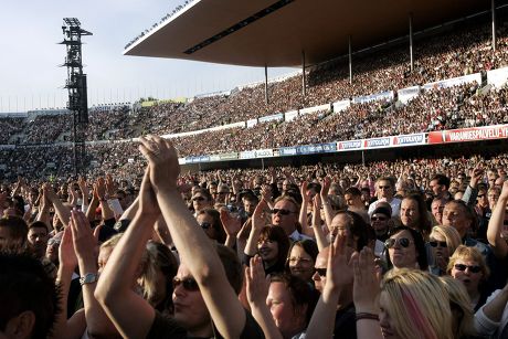 imágenes de Genesis in concert at the Olympic Stadium, Helsinki ...