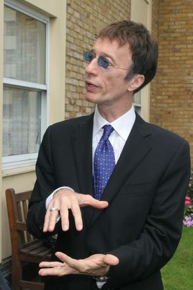 A Blue Plaque unveiling in memory of Alan 'Fluff' Freeman, Brinsworth ...