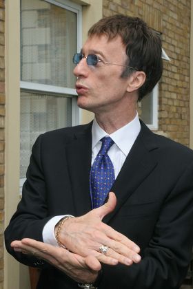 A Blue Plaque unveiling in memory of Alan 'Fluff' Freeman, Brinsworth ...