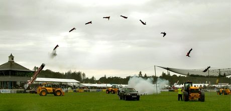 47 Cannon stunt Stock Pictures, Editorial Images and Stock Photos ...