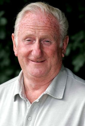 obituary - emmerdale royle family actor peter Stock Photos (Exclusive ...