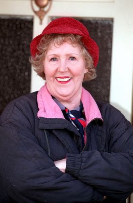 Emmerdale Tv 2000 Betty Eagleton Paula Editorial Stock Photo - Stock ...