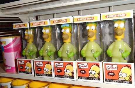 imágenes de Apu Nahasapeemapetilon7-11 store that has been transformed ...