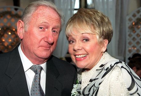 obituary - emmerdale royle family actor peter Stock Photos (Exclusive ...