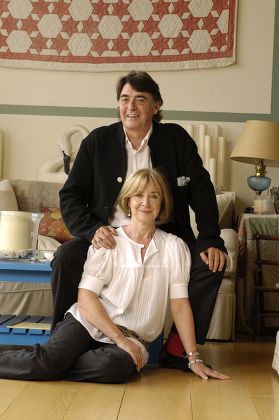 obituary - scottish theatre director bill bryden : photos de stock ...