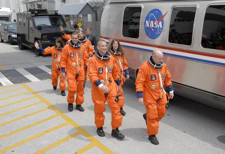 Sts118 Crew Stride Out Operations Checkout Editorial Stock Photo ...