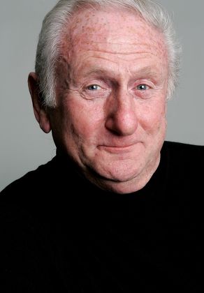 obituary - emmerdale royle family actor peter Stock Photos (Exclusive ...