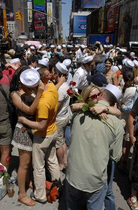 Couples Kiss Times Square Celebrate 62nd Editorial Stock Photo - Stock ...