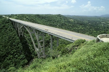 Bacunayagua Bridge Which Connects Two Provinces Editorial Stock Photo ...