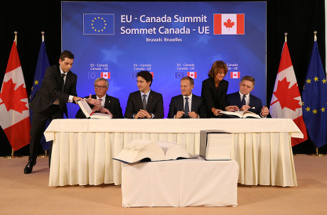 __COUNT__ imágenes de Eu-Canada Summit, Brussels, Belgium - 30 Oct 2016 ...