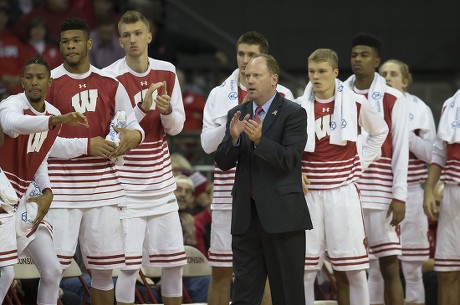 __COUNT__ imágenes de NCAA Basketball UW-Platteville vs Wisconsin ...