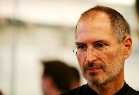 Apple iPhone launched with O2 as exclusive carrier, Apple store ...