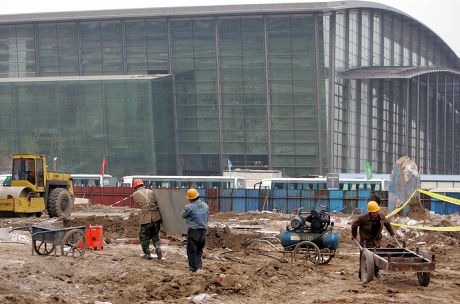 imágenes de The continuing construction of Beijing's Olympic venues ...