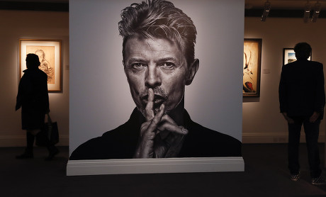 People Look Personal Art Collection British Editorial Stock Photo ...