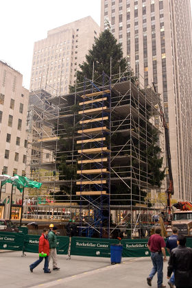 Construction Workers Build Scaffold Around Rockefeller Editorial Stock ...