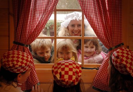 Children Peering Window Gingerbread House Editorial Stock Photo - Stock ...