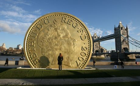 Giant pound coin sculpture to promote the National Lottery's People's £ ...