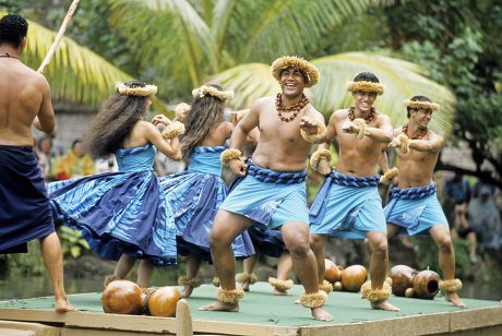 6 Polynesian hula dance Stock Pictures, Editorial Images and Stock ...