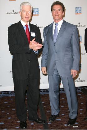Governor Gray Davis Governor Arnold Schwarzenegger Editorial Stock ...