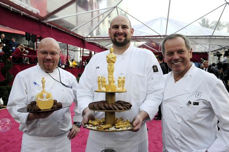 1 Oscars chef statuette statuettes edible food celebrity chef Stock ...