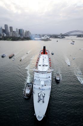 Qeii Leaves Sydney Editorial Stock Photo - Stock Image | Shutterstock