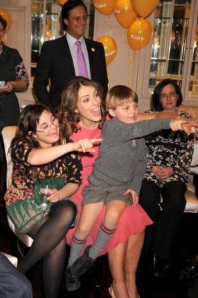 Elizabeth Hurley Son Damian Bing Husband Editorial Stock Photo - Stock ...