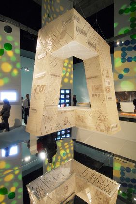__COUNT__ imágenes de China Design Now exhibition at the V and A Museum ...