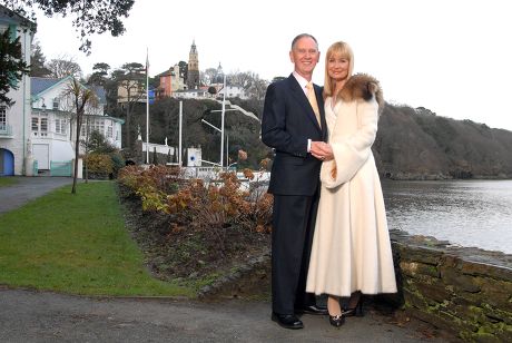 Wedding of Sian Lloyd and Jonathan Ashman, Portmeirion, Wales, Britain ...