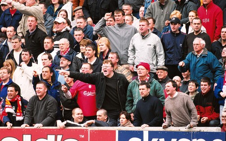 __COUNT__ Liverpool v Leeds United - 13 April 2001 Stockbilder ...