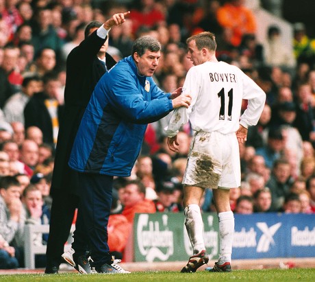 __COUNT__ Liverpool v Leeds United - 13 April 2001 Stock Pictures ...