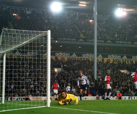 Richard Wright Arsenal Watches Ball Crosses Editorial Stock Photo ...