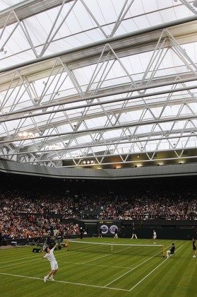 Wimbledon Centre Court Roof - 17 May 2009 Stock Pictures, Editorial ...