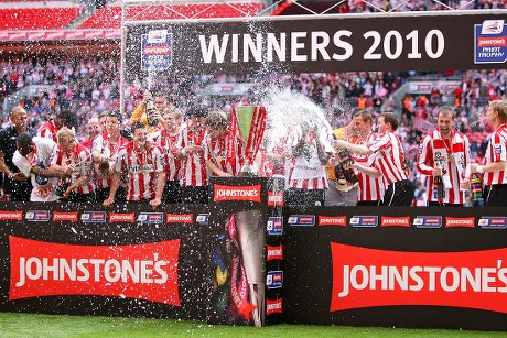 Football Johnstones Paint Trophy Final Carlisle Editorial Stock Photo ...