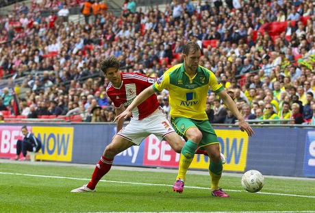 __COUNT__ imágenes de Football - 2015 Championship Play-Off Final ...