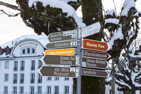 1,000 Directional board Stock Pictures, Editorial Images and Stock ...
