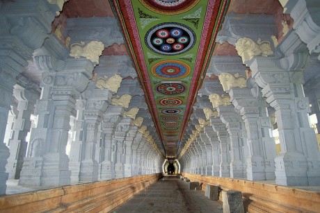 Famous Columnsupported Corridor Ramanathaswami Temple Rameshwaram ...