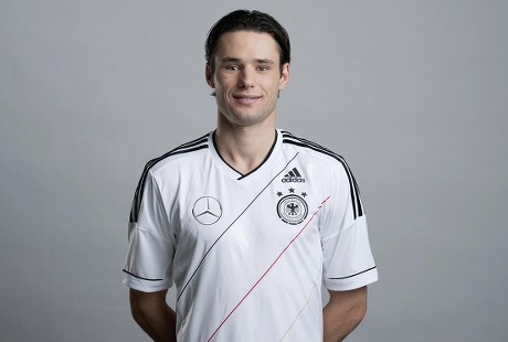 500 Football player portrait footballer footballers Stock Pictures ...