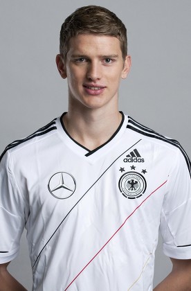 500 Football player portrait footballer footballers Stock Pictures ...