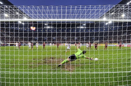 45 Behind goal camera Stock Pictures, Editorial Images and Stock Photos ...