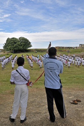 Physical Education Boys Wearing School Uniforms - Foto de stock de ...