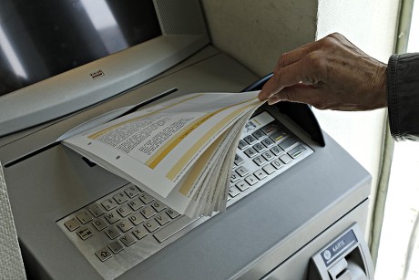 250 Bank tellers Stock Pictures, Editorial Images and Stock Photos ...