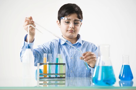 500 Chemistry experiments Stock Pictures, Editorial Images and Stock ...