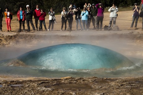 29 Geyser viewing Stock Pictures, Editorial Images and Stock Photos ...