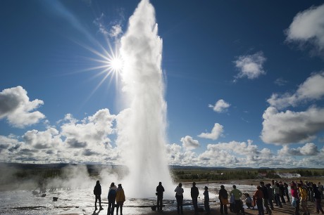 29 Geyser viewing Stock Pictures, Editorial Images and Stock Photos ...