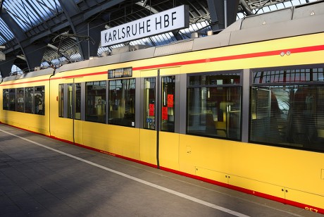 69 Outdoor train station platform Stock Pictures, Editorial Images and ...