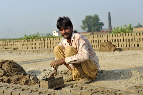 500 Native men laborers Stock Pictures, Editorial Images and Stock ...
