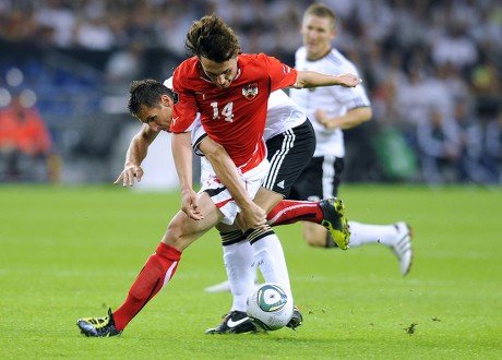250 Stadiums footballer footballers player football Stock Pictures ...