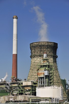 Vent Stacks Burner Rheinland Raffineriewerk Nord Editorial Stock Photo ...