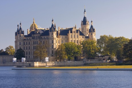 60 Lakeside castles Stock Pictures, Editorial Images and Stock Photos ...
